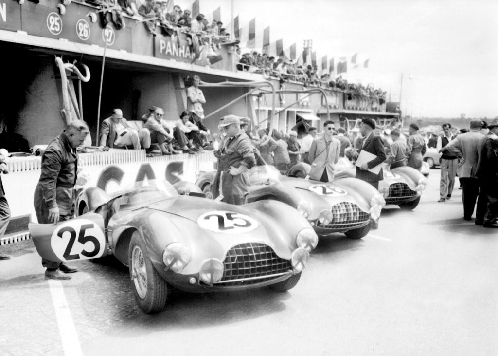 No 25 racing car - Holy Mackerel